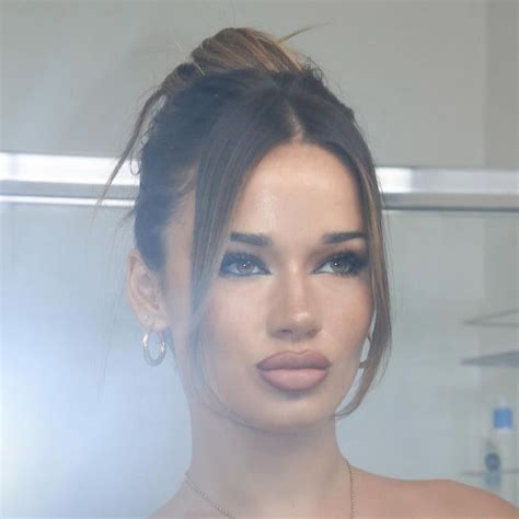 Isabelle Clarke Youtube