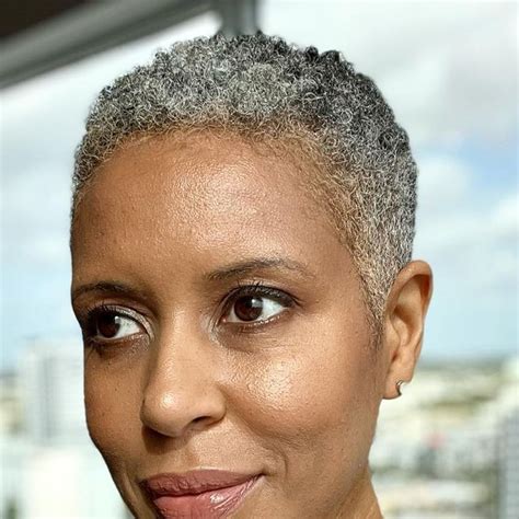 20 Youthful Short Natural Haircuts For Black Women Over 50 Artofit