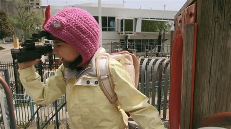 پرورش کودک دوزبانه و دانلود کارتون انگلیسی و زبان اصلی نی نی کارتون دانا و دایناسورها Dino