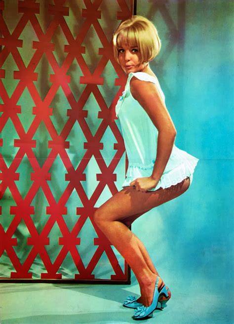 Retrospace Mini Skirt Monday 176 Actress Minis