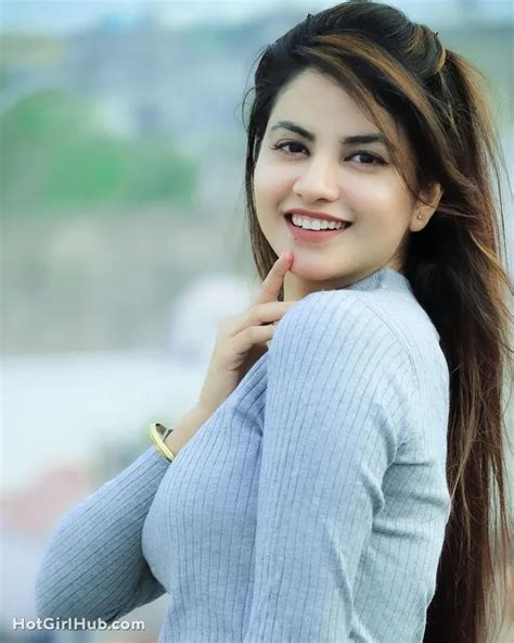 Hot Piyanka Mongia Big Boobs Instagram Model 13 Pics