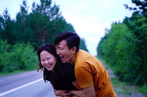 С Батмөнх Бид гэр бүлээрээ таргалалттай тэмцэж би 20кг эхнэр 15кг жин хассан