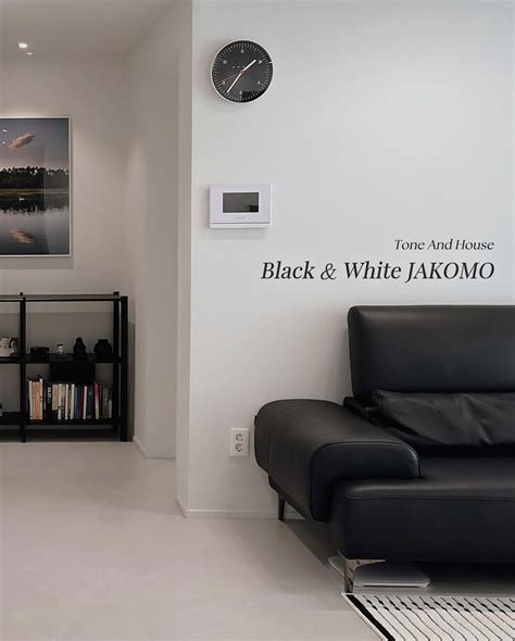 자코모 가죽소파 패브릭소파 소파브랜드 Jakomo 플래그십 주말엔 조금 느려도 괜찮아요 꽃이 피고 싱그러운 초록이 번지는 계절인 만큼 플래그십 스토어