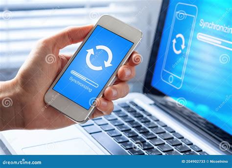 smartphone synchronizing data with computer for backup over wireless