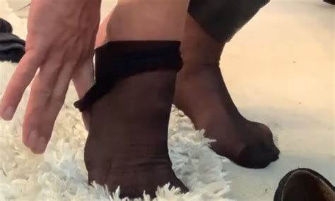 Uk Daddy Wants You To Worship His Feet