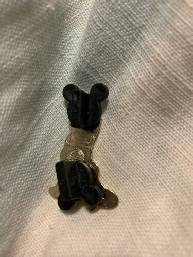 Tangled Rapunzel And Pascal On Shoulder Pin 3930053005