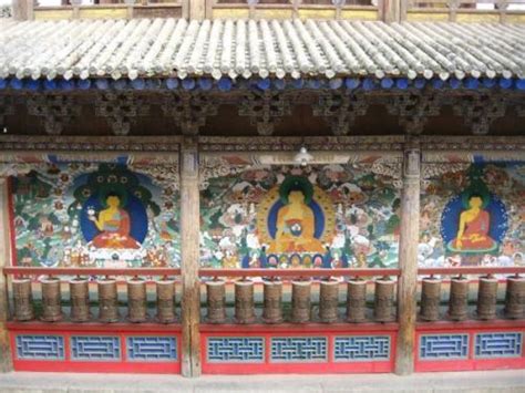 青海省西寧的塔爾寺建於1377年是藏傳佛教格魯派六大寺院之一 每日頭條