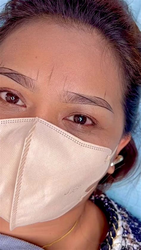 คิ้วแฮสโตรก แบบผสมสีฝุ่นเพื่อความละมุนยิ่งขึ้น สวยเป๊ะ ขนคิ้วฟูสวย ช่วงหางคิ้วคมได้รูปทรง ไม่