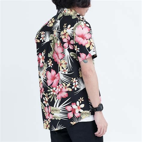 เสื้อเชิ้ตผู้ชายแขนสั้น ลายดอกญี่ปุ่นสีดำ Mr Maker