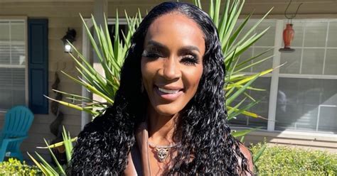 Momma Dee Threatens To Post Video That Will Make The Whole World Turn