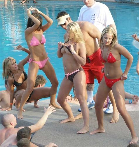 Drunk Wet And Wild Spring Break Girls