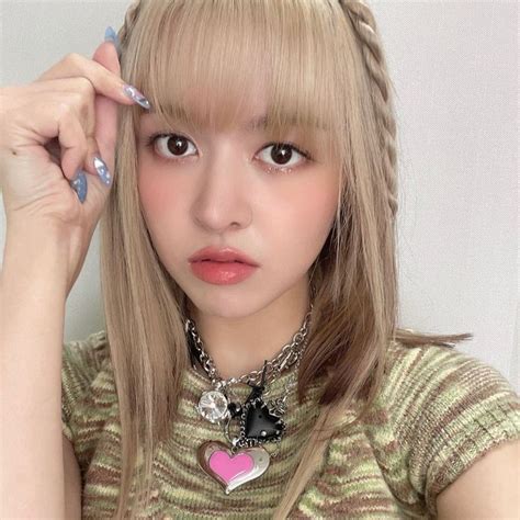 Lily Morrow Nmixx Selca Icon Pfp Kpop Lily Divine Feminine Crochet