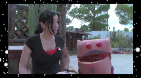 La Vore Girl News 93017