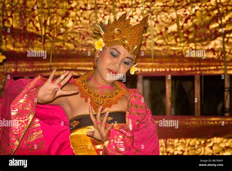 Balinese Dancer Hi Res Stock Photography And Images Alamy