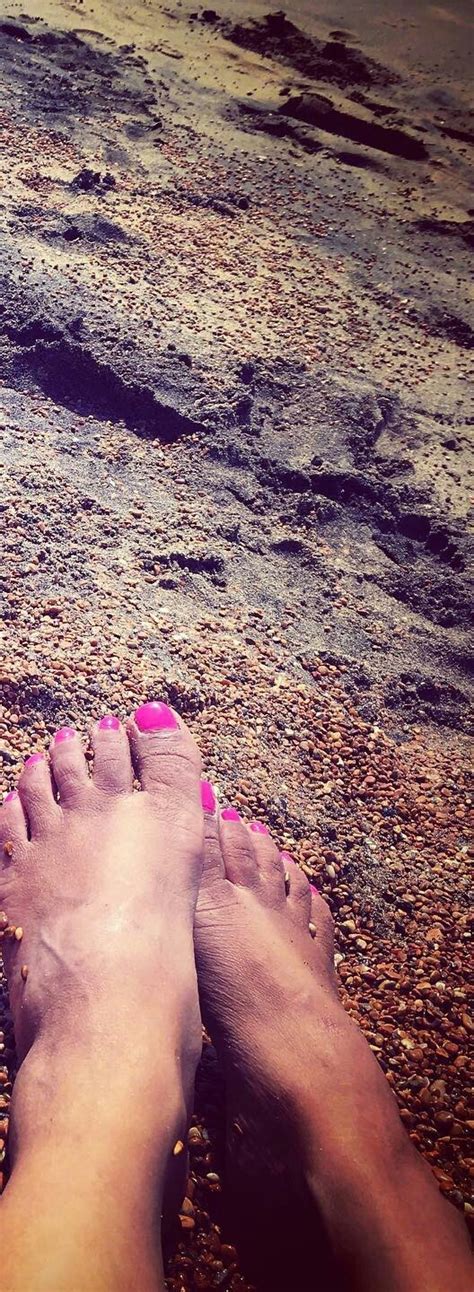 Anita Anands Feet