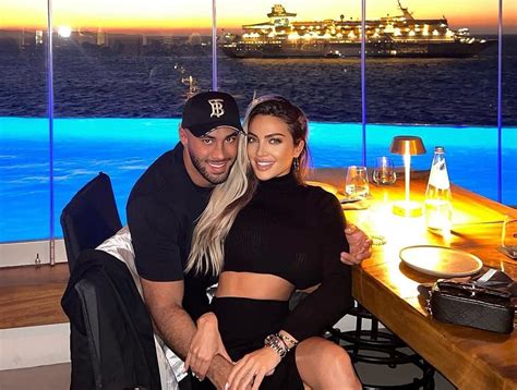 ШАШ Дни преди да роди Златка Райкова заговори за раздяла с Карен Информационна агенция ПИК