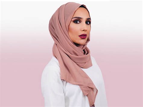 Amena Khan Model Berhijab Yang Memilih Mundur Dari Kampanye Loreal