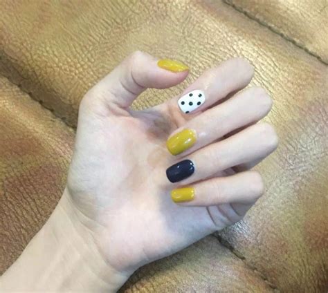 姜黄色跳色美甲真的美炸了 颜色