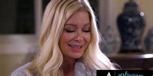 Girlsway Recovering Milf Has Passionate Hard Sex With Lovely Stepbabe To Help Her Memory