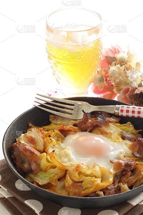 中国菜麻辣猪肉和炒白菜