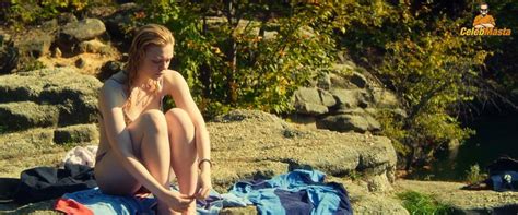 Elle Fanning Nude Photos And Sex Scene Videos Celebmasta