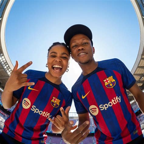 Messi Doing Messi Things ¶ 💙 ️ 🏆🏆🏆 ⭐️ 𝐌𝐄𝐒𝐒𝐈 𝐖𝐈𝐍𝐒 𝐓𝐇𝐄 𝐁𝐀𝐋𝐋𝐎𝐍 𝐃𝐎𝐑 𝐇𝐢𝐬𝐭𝐨𝐫𝐲 𝐢𝐬 𝐦𝐚𝐝𝐞 🇦🇷 Please