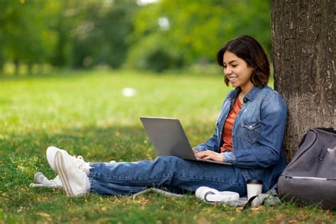 Synchronous Vs Asynchronous Learning Which Is Best Jwu Cps