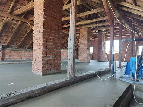 Замазки софия Строителни услуги София Стройтелна фирма испалнява подови замазки На къ