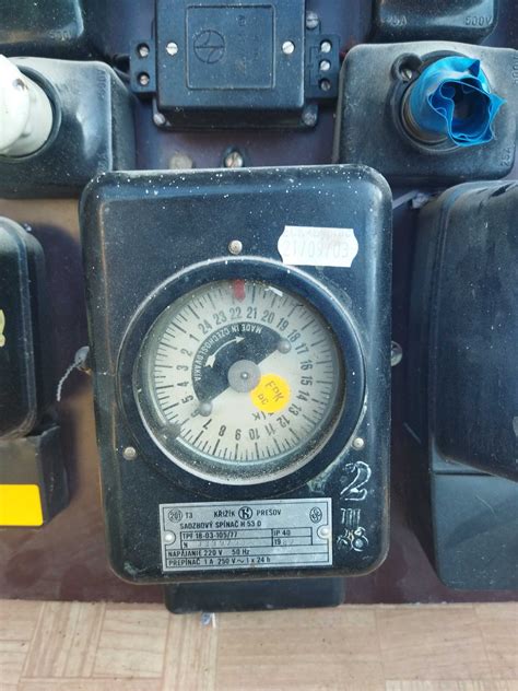 Ел табло от гетинакс действащо до последно с електромери предпазители гр Айтос • Olx Bg