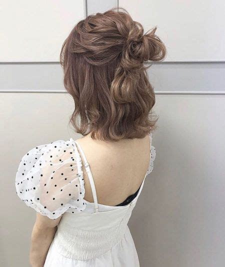 35 Cute Easy Ways To Style Short Hair Messy Bun Half Up Textured Bob