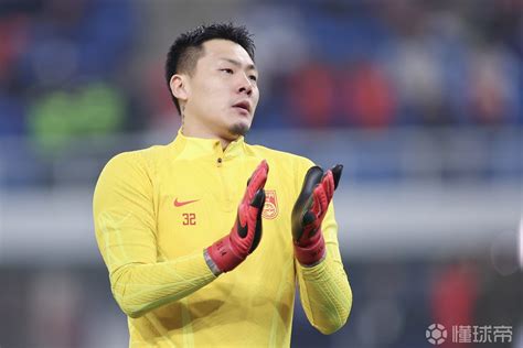 王大雷vs新加坡全场数据：2次扑救，1次禁区外出击且成功