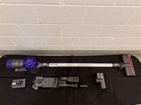 Dyson V6 Handstaubsauger Mit Zubehör Im Kanton Basel Landschaft Tuttich