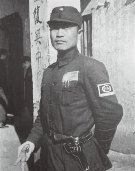 性格矛盾的杜聿明：能收服驕橫的邱清泉，卻容不下能打的孫立人 每日頭條