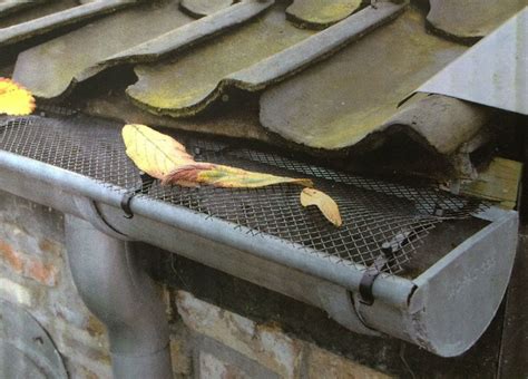 2 X Drain Filters 6 Metres Gutter Mesh With 15 Fixing Hooks For