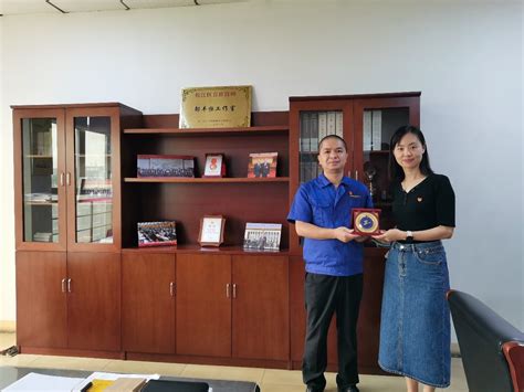 校友走访 机械与汽车工程学院走访校友邹丰恒