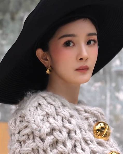 杨幂杂志花絮照曝光 仿佛从油画中走出的摩登女郎 搜狐大视野 搜狐新闻