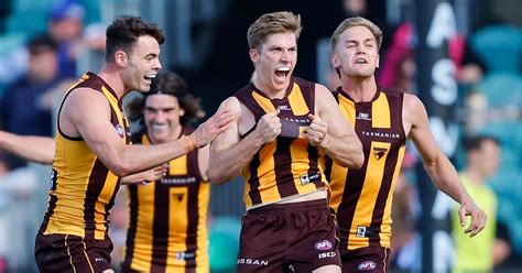 Hawthorn Hawks Hold Off North Melbourne Kangaroos To End Alastair