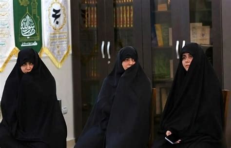 تصاویری از ریحانه سادات و هانیه رییسی دختران رئیس جمهور شهید