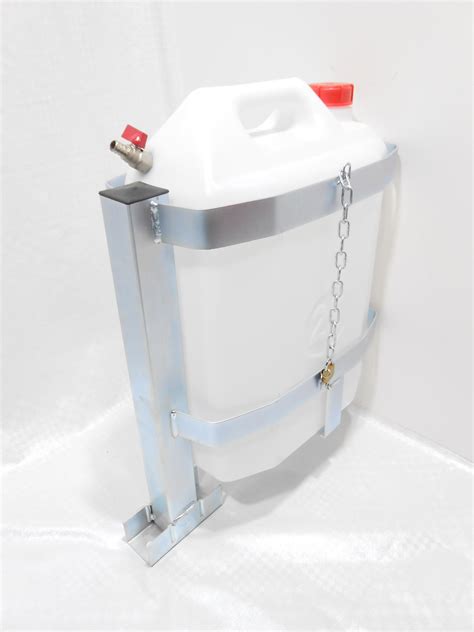 מיכל מים עם מתקן מיוחד ונעילה גריקן 25 ליטר עם נשם מתאים למי שתייה