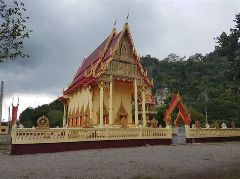 วัดเขาวงกตรุจิรวงศาราม วัดถ้ำเขาวง ในเมืองอำเภอแกลง