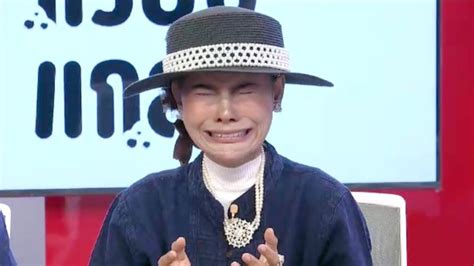 [thairath Online ไทยรัฐออนไลน์] เปิดคลิปนาที อ น้องหญิง ร้องไห้สะอึก อ้างคลื่นพลังบุญ ปะทุ