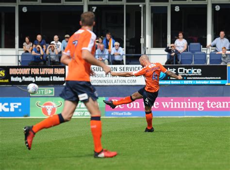Alan Mccormack Hatters Heritage A History Of Luton Town Fc