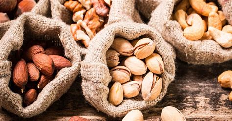 Tree Nut Allergy FAQ Symptoms Treatment And More Today S Parent