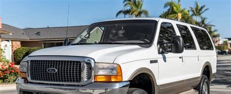 00 03 Ford Excursion 4dr Replacement Windshield