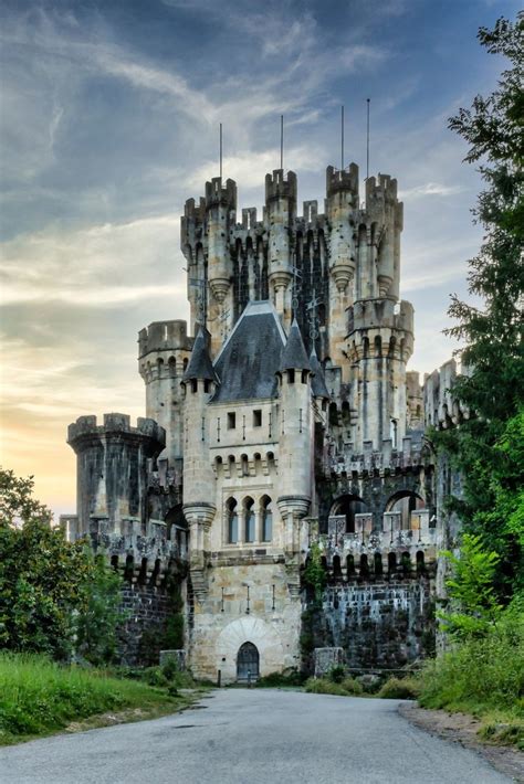 Butron Castle（Castillo de Butron）, Spain | 中世の城, 城の家, 城 ヨーロッパ