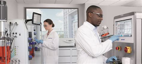 How Stirred Tank Bioreactors And Bioprocess Controllers Can Enable