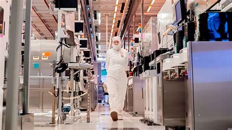 Intel Our Goal Is To Become Second Largest Foundry By 2030 Malwaretips Forums