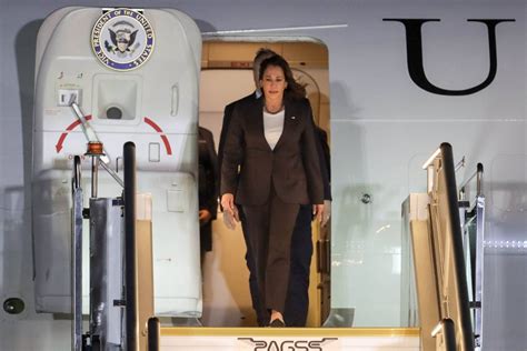 Us Vp Harris Arrives In Manila The Manila Times