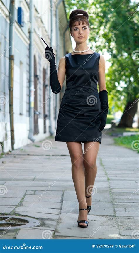 Bella Ragazza Nell Immagine Di Audrey Hepburn Immagine Stock Immagine Di Vecchio Modello