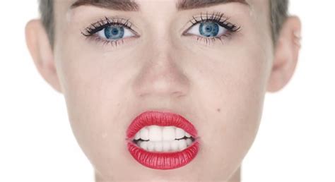Miley Cyrus ‘wrecking Ball Uncensored Music Video